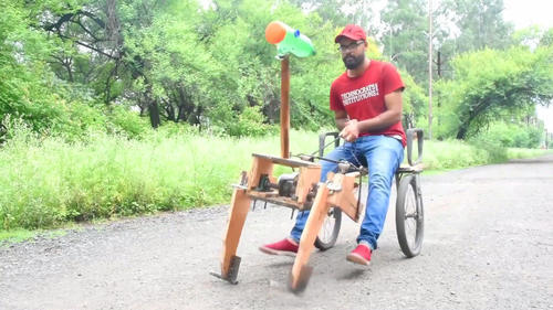 民间牛人制作的行走机器人,改进了一下,都能跑起来了