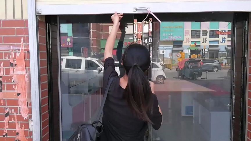 创业女孩如何用180块钱做成门头招牌和室内广告语,你觉得值吗?