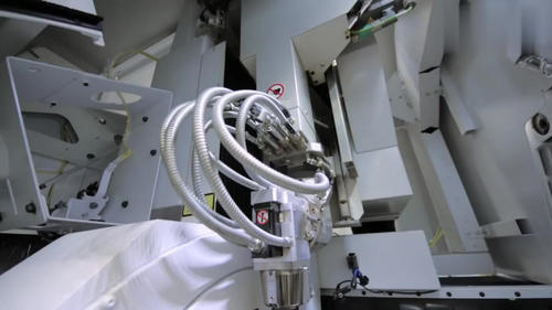 不愧为智能数控机床,这操作手法比手都灵活