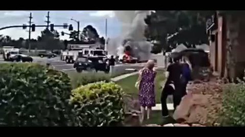 实拍车祸救援时氧气瓶发生爆炸