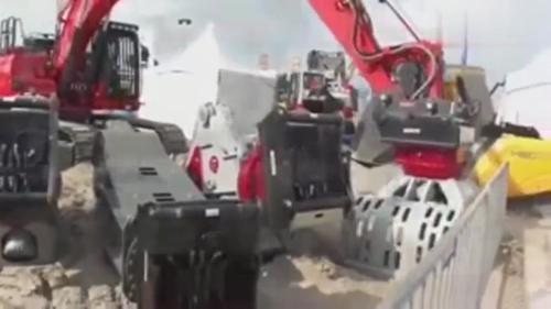 这应该算全球最厉害的工程机械之一吧,一台能当十台用