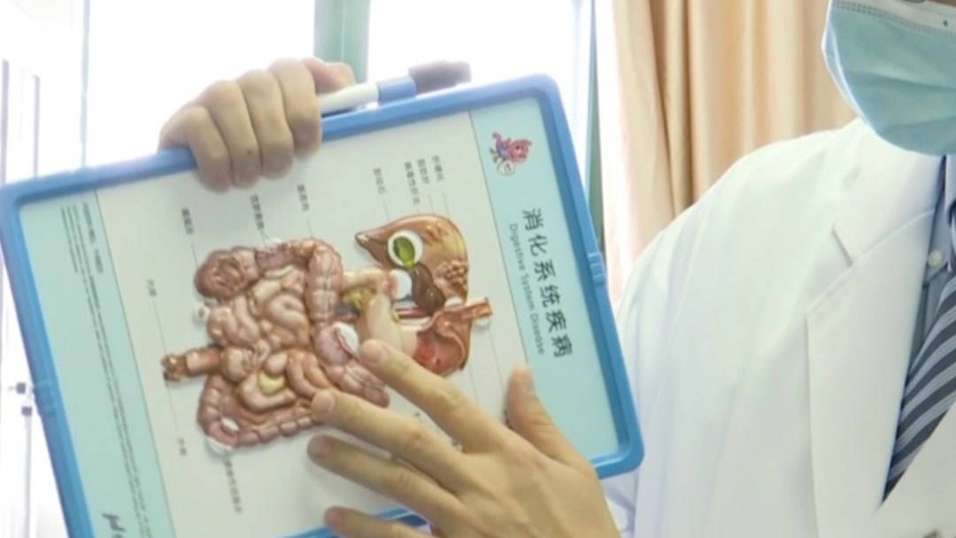 佛山3岁宝宝吞下纽扣电池,爸爸教科书式送医