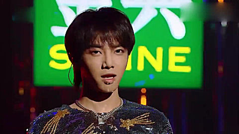 歌手:华晨宇的一首《我管你》好嗨啊,金属摇滚自如掌控,诠释自己的态度