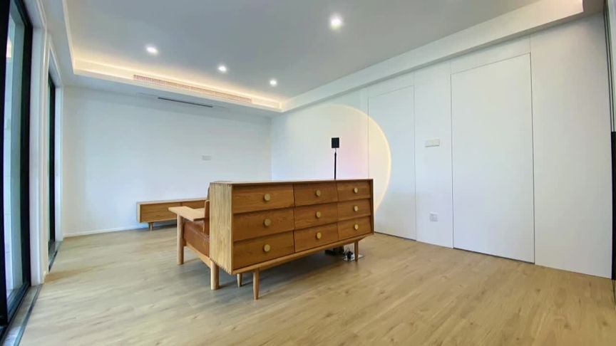 华灵路徐府 竣工时间:2021年6月 主要材质:定制烤漆门板