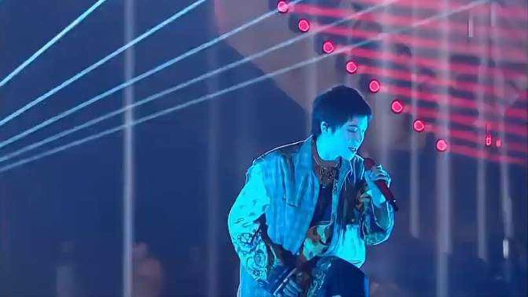 ET福利!华晨宇《新世界》新唱法,诡异吟唱令人头皮发麻!丨晚会