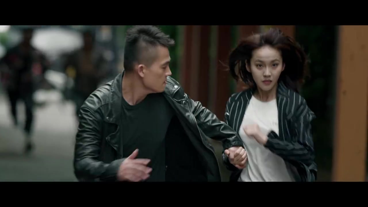 ...直面黑暗,心向光明。被卧底警察的“心路”震撼,向缉毒英雄们致敬。