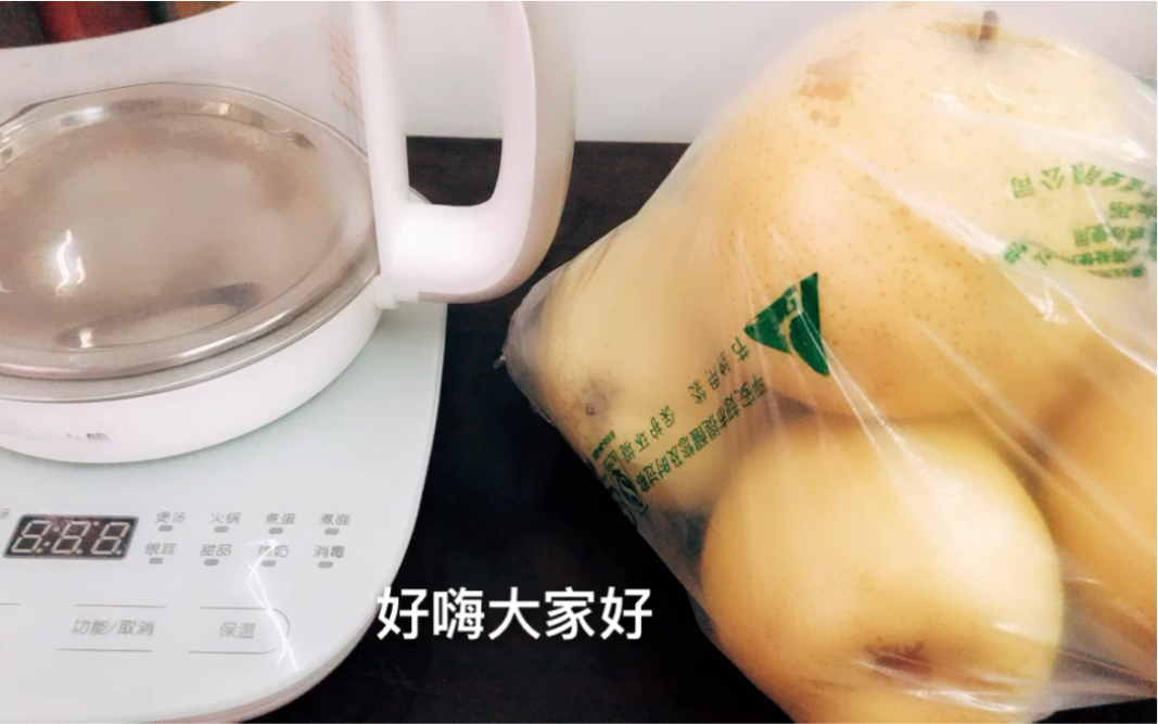 【冰糖雪梨】最简单不费事的梨汤做法,润喉止咳又美味哟!宿舍美食...
