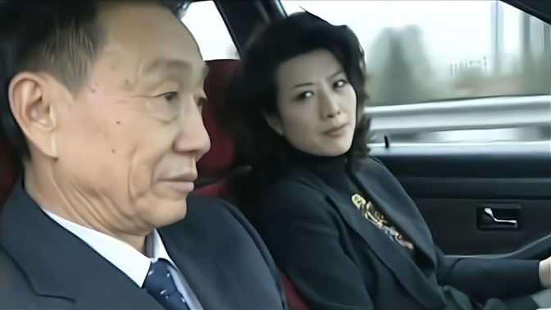 龙年档案:女主任老想着跑领导,书记怒了:我看你该办个学习班!