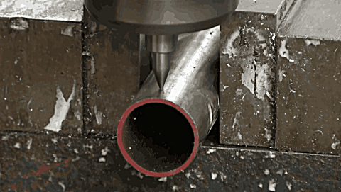 把碳化钨做成钻头有多厉害? 看看这些“硬货”的下场就知道了