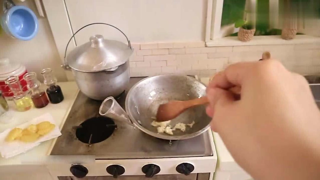 天天手工:手工制作迷你小厨房,烧菜做饭样样可爱