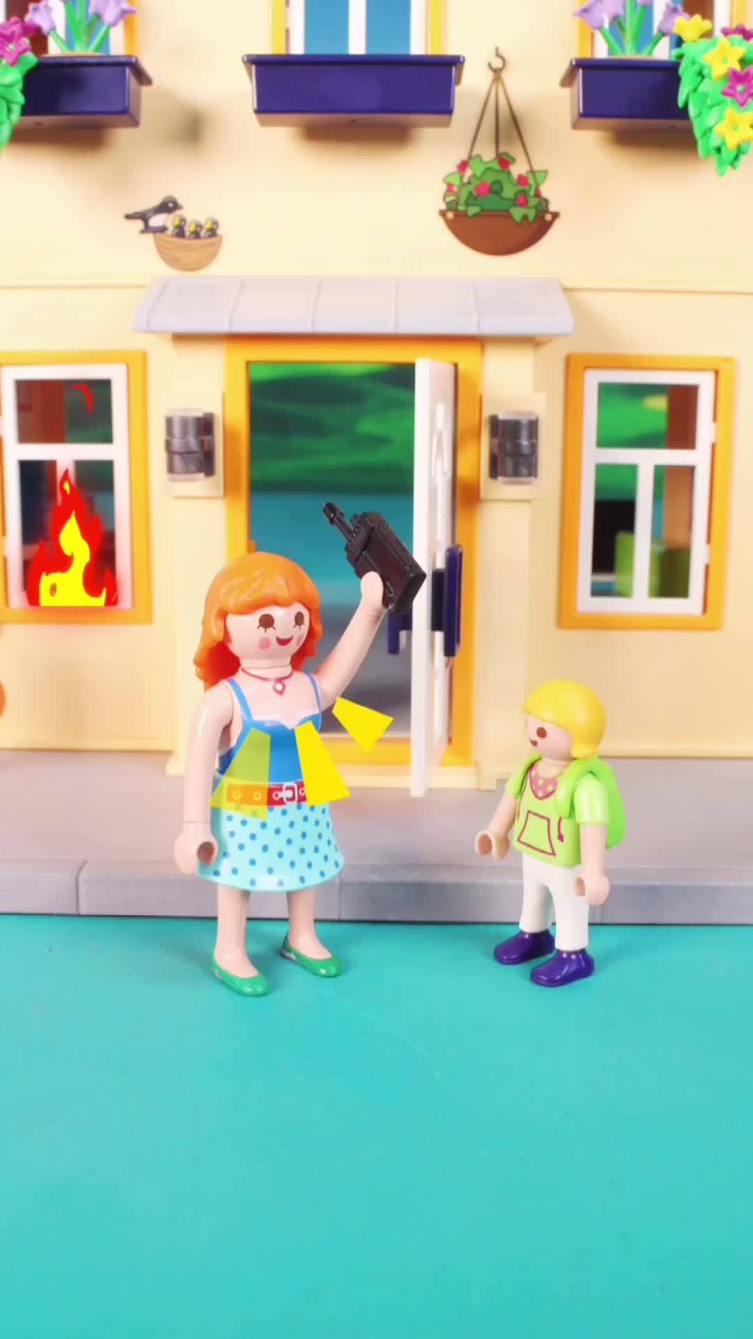 妈妈也太不小心啦!幸亏救护车及时赶到玩具动画母婴育儿宝宝