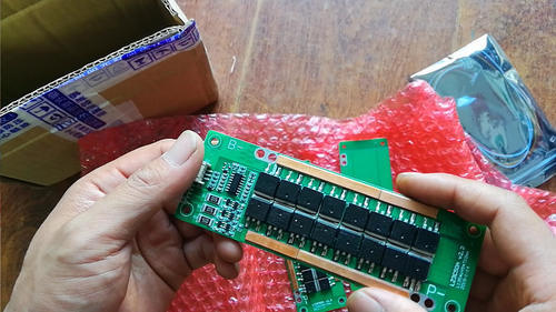 网上买了几个锂电池保护板!大家看看做工如何