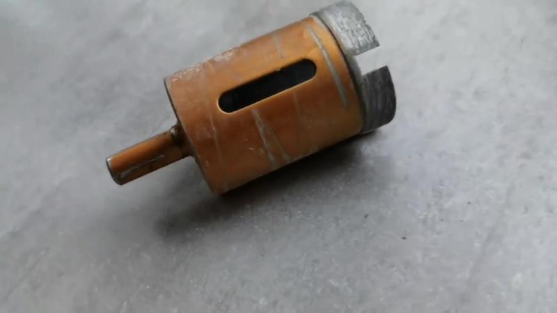 瓷砖开孔为何先准备空瓶子,打孔那刻我服了 装修瓷砖开孔有不同,全...