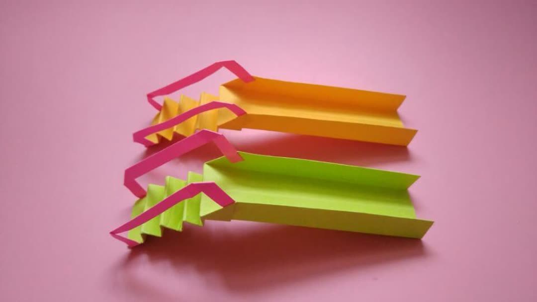 小朋友最喜欢玩的滑滑梯，一张纸就能做出来，手工折纸视频教程