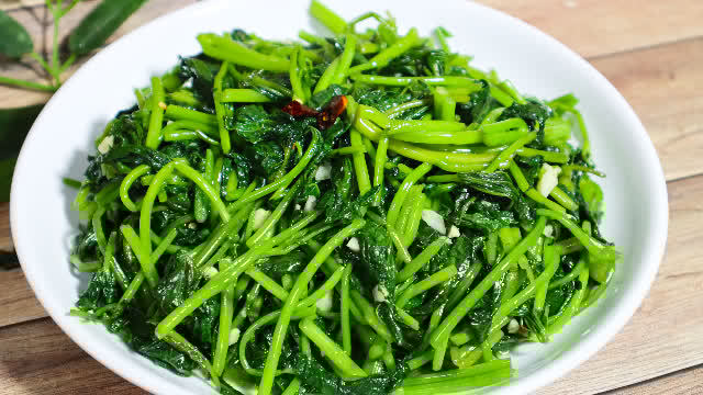 炒红薯叶不要直接下锅,注意这个步骤,炒出来又青又脆又嫩!