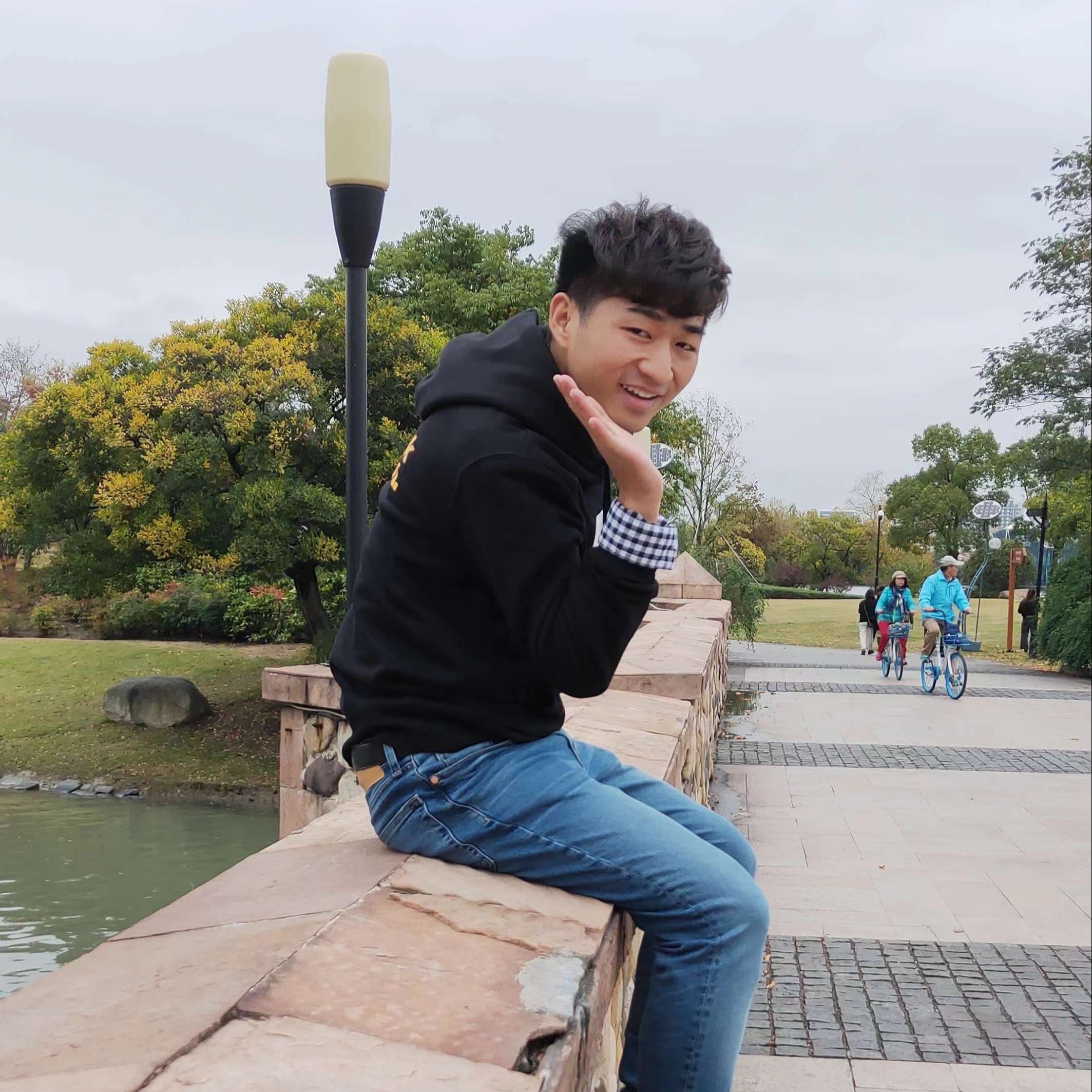陈亚军哥哥 