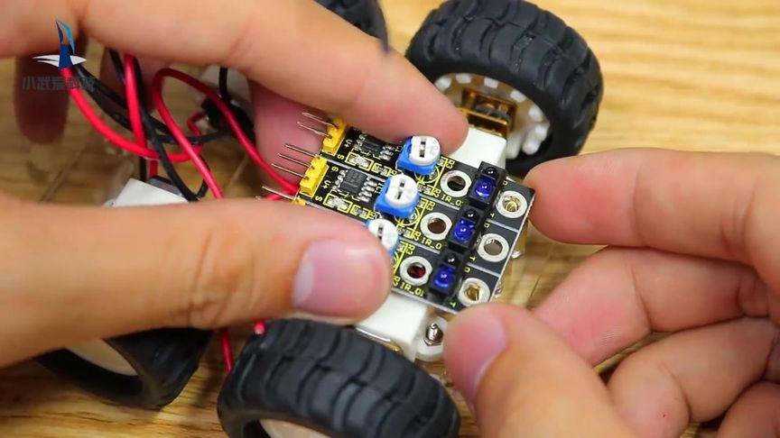 三个Arduino创意的制作过程,写字机,自制雷达,避障小车