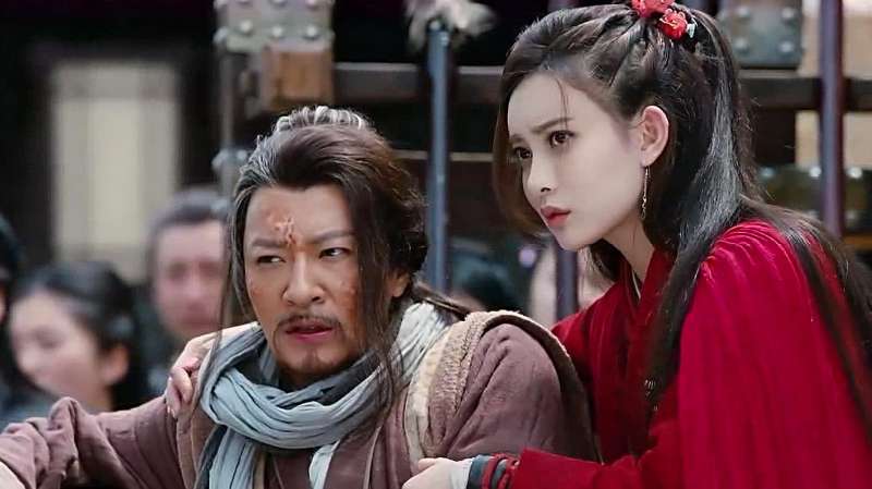 杨康向穆念慈道歉,道长和杨康等人打起来,幸好王妃及时出现