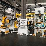 晋志德冲床送料机 