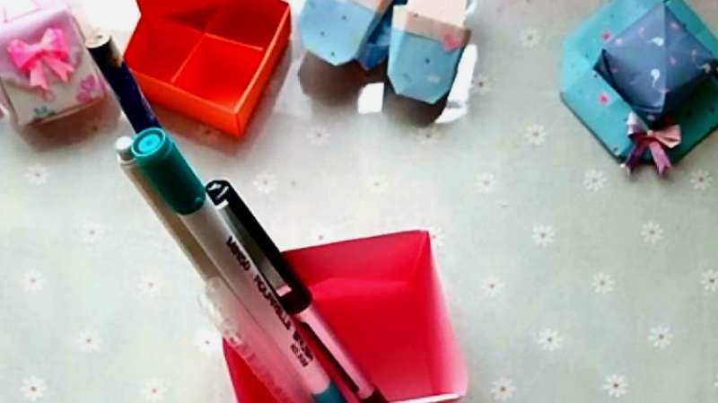 一张纸一分钟折个最简单的笔筒,喜欢的快点收藏起来