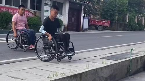 好久没有发轮椅技巧了,我今天跟大家出个视频,希望大家只能欣赏千万...