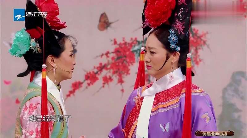 《还珠格格》剧组重聚,晴儿抱着“老佛爷”,瞬间让人泪崩