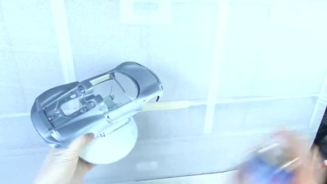 农民,制作保时捷跑车模型成品和真的一样,零件一样都不少