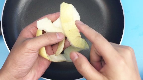 忽冷忽热的天气最容易感冒咳嗽 梨子皮是你最好的防治食材