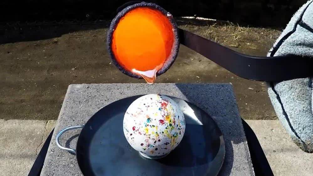 舔舔糖遇上了1000℃的铜水!这是一场减肥旅程吧!太惨了!
