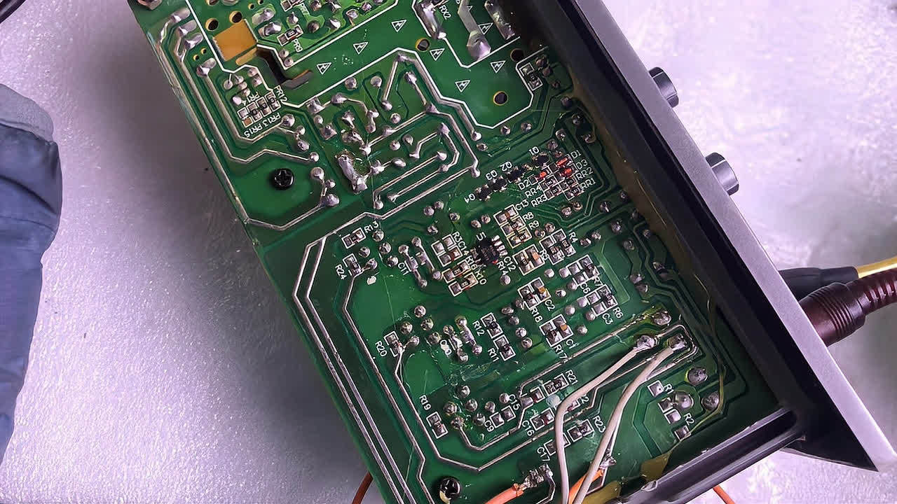 粉丝的2.1功放板火烧连营,修了很长时间,主要是(我大意了)