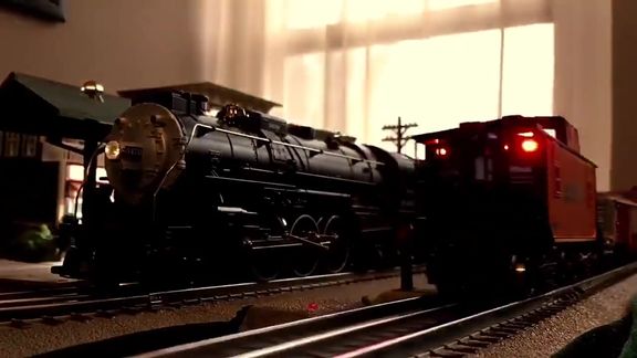 做得非常好的实景铁路模型尤其上面行驶的火车做的更加真实