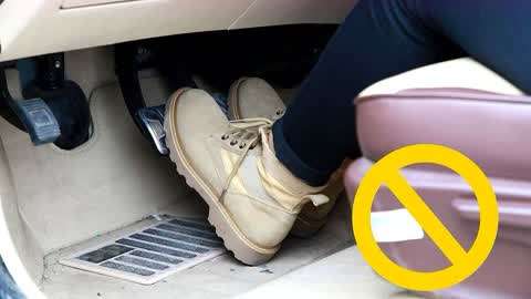 开自动挡车,你是“左脚刹车右脚油门”吗?最容易出事故,别大意