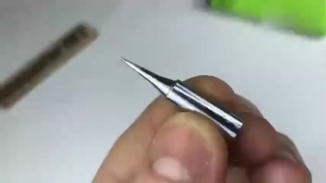 还在傻乎乎花钱买焊枪?教你用10块钱成本,制作价值几百的焊枪!