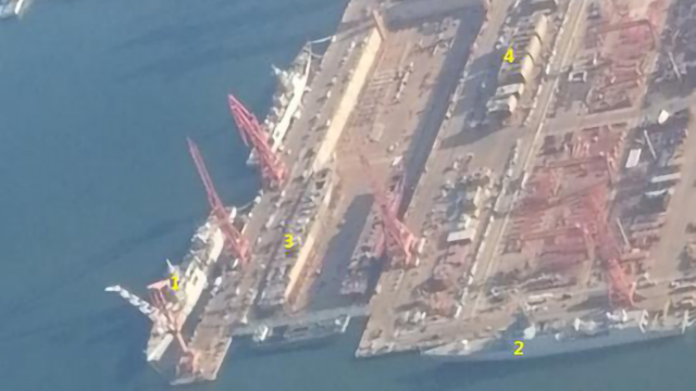 大连4艘055同框,建造数量超过8艘,第二批大驱可能已投产