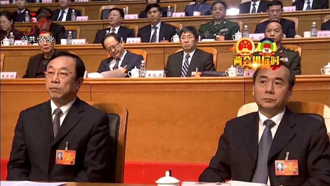 省政协十二届二次会议胜利闭幕