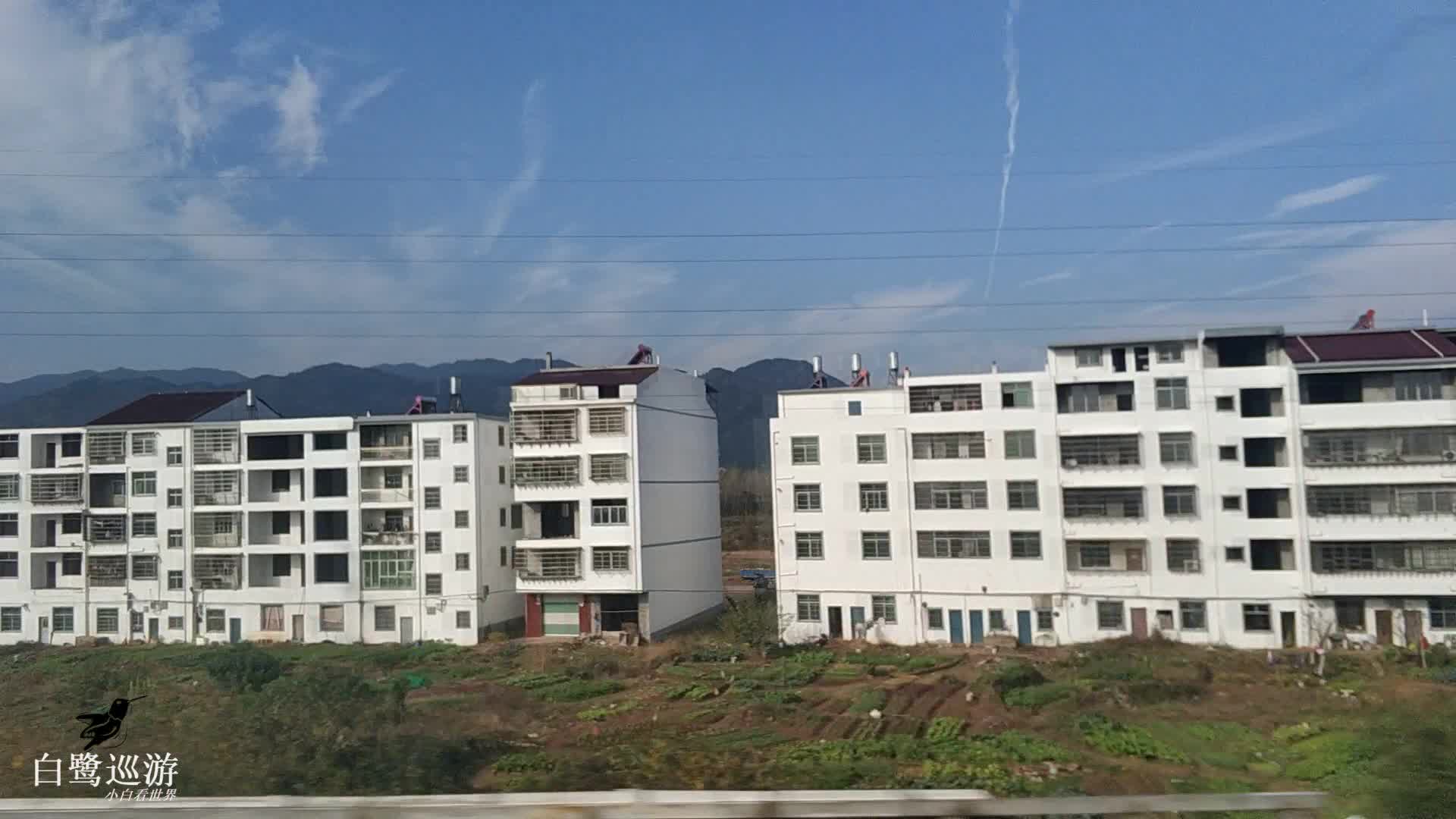 从江西省抚州市南城县火车站出发一路向东-静心远眺麻姑山风景