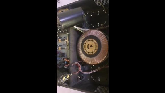 这功放给人家修没个几百块钱 谁给你修! 自己动手修修看吧修功放