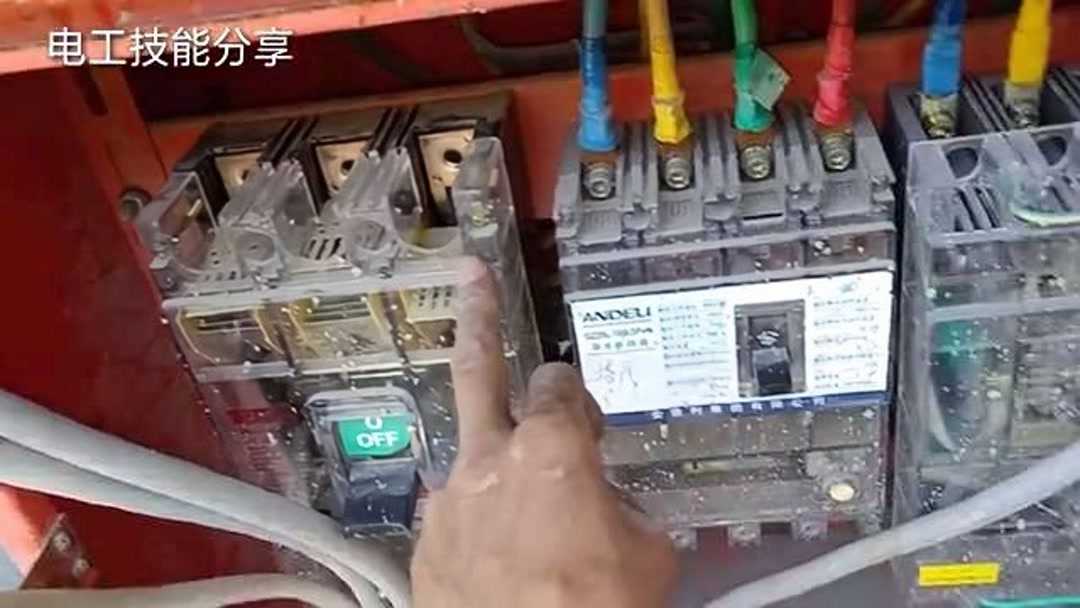 电工知识 配电箱三相五线主电缆接线方法