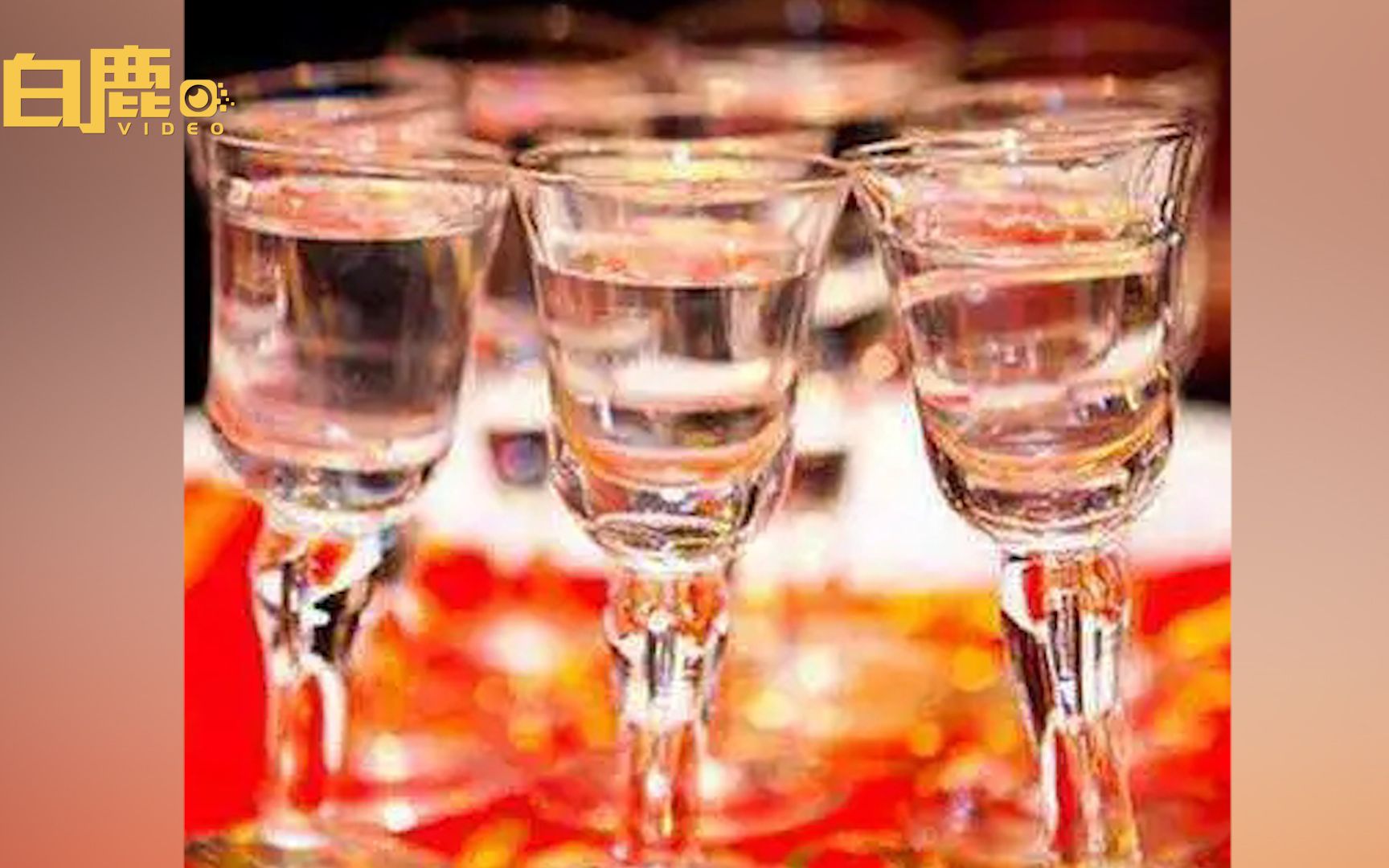 女子闺蜜婚宴喝断片坠楼状告夫妻俩:本来喝饮料,被新郎换成了白酒