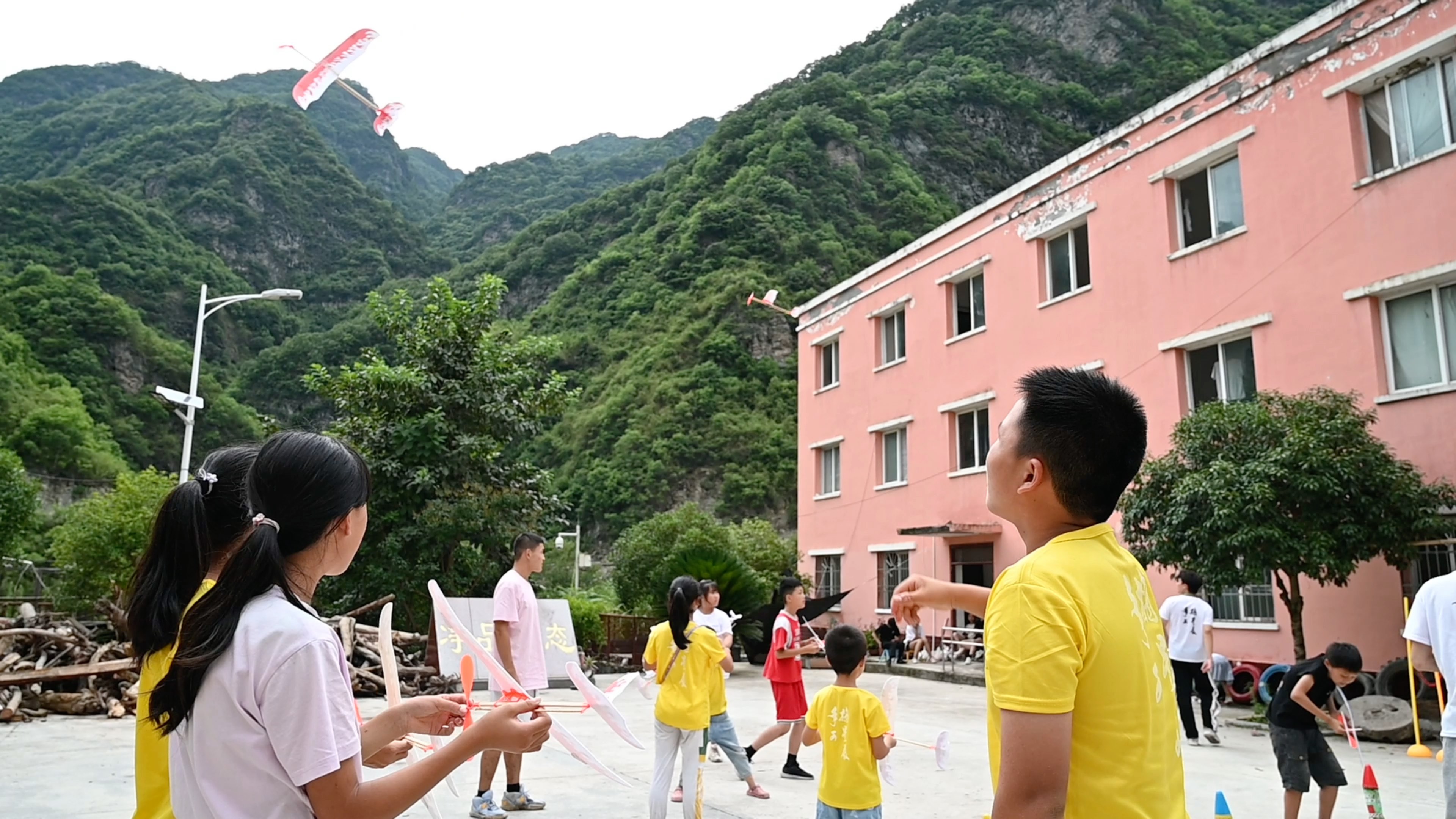 ...三下乡”社会实践活动,用行动丰满青春,助力乡村振兴,我们一直在路上