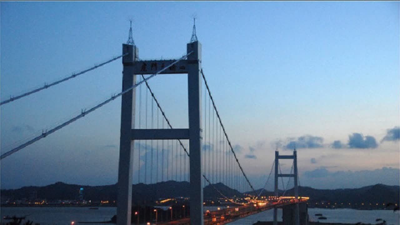 中国第一座"大型悬索桥"成网红,这会被评为"世界第一跨"吗?