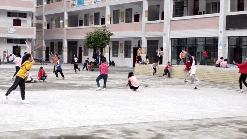 金小丰富多彩的课外活动