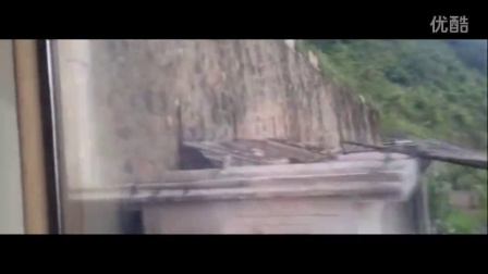 绿皮火车上的贵州