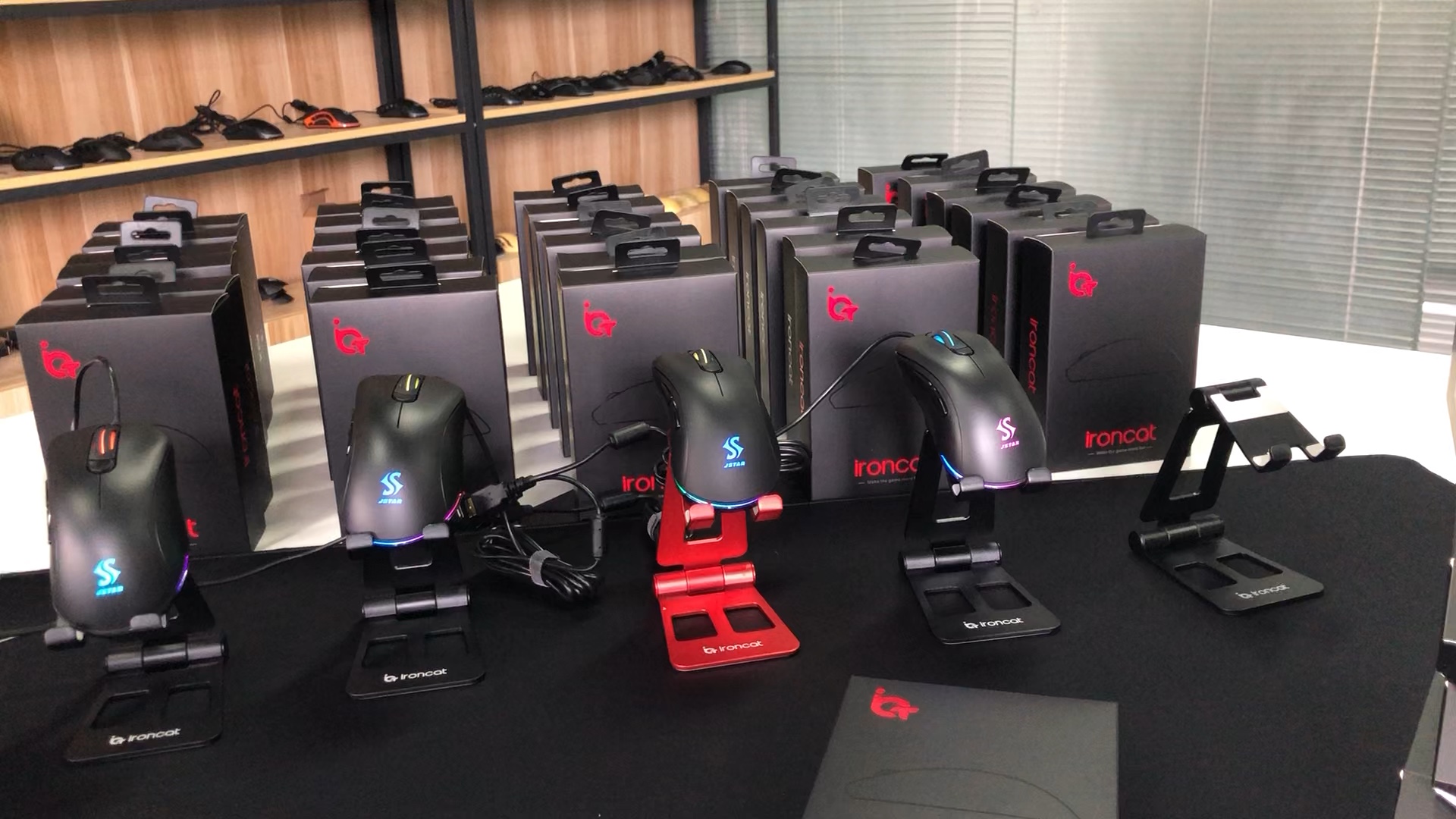 轻量化设计电竞鼠标