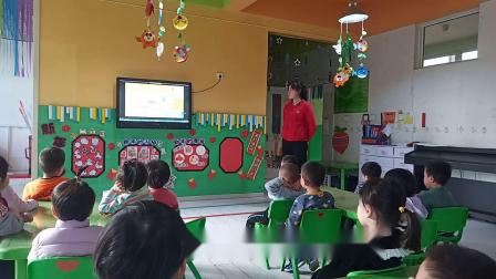 小班社会领域活动:新年好