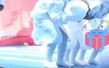六一儿童节,幼儿园舞蹈表演《最美逆行者》感动全场。