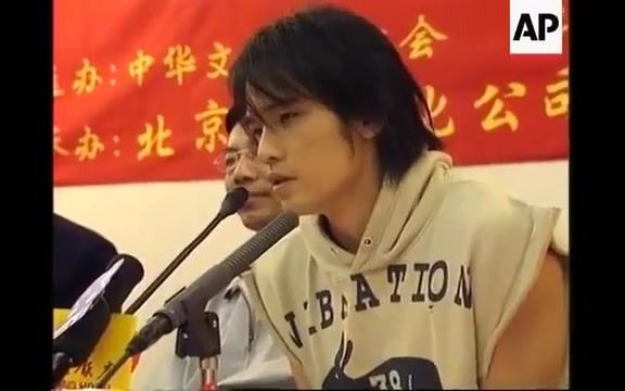 周杰伦早年接受媒体采访珍贵视频
