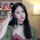 喜欢吃烤鱼的小萝莉 