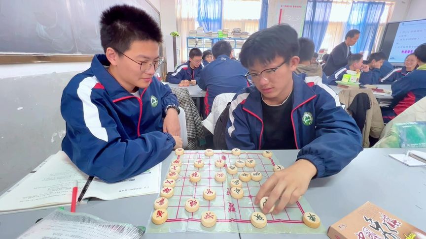 #记录校园生活 在教室下#象棋 ?那是我们每周活动课程日常(一)