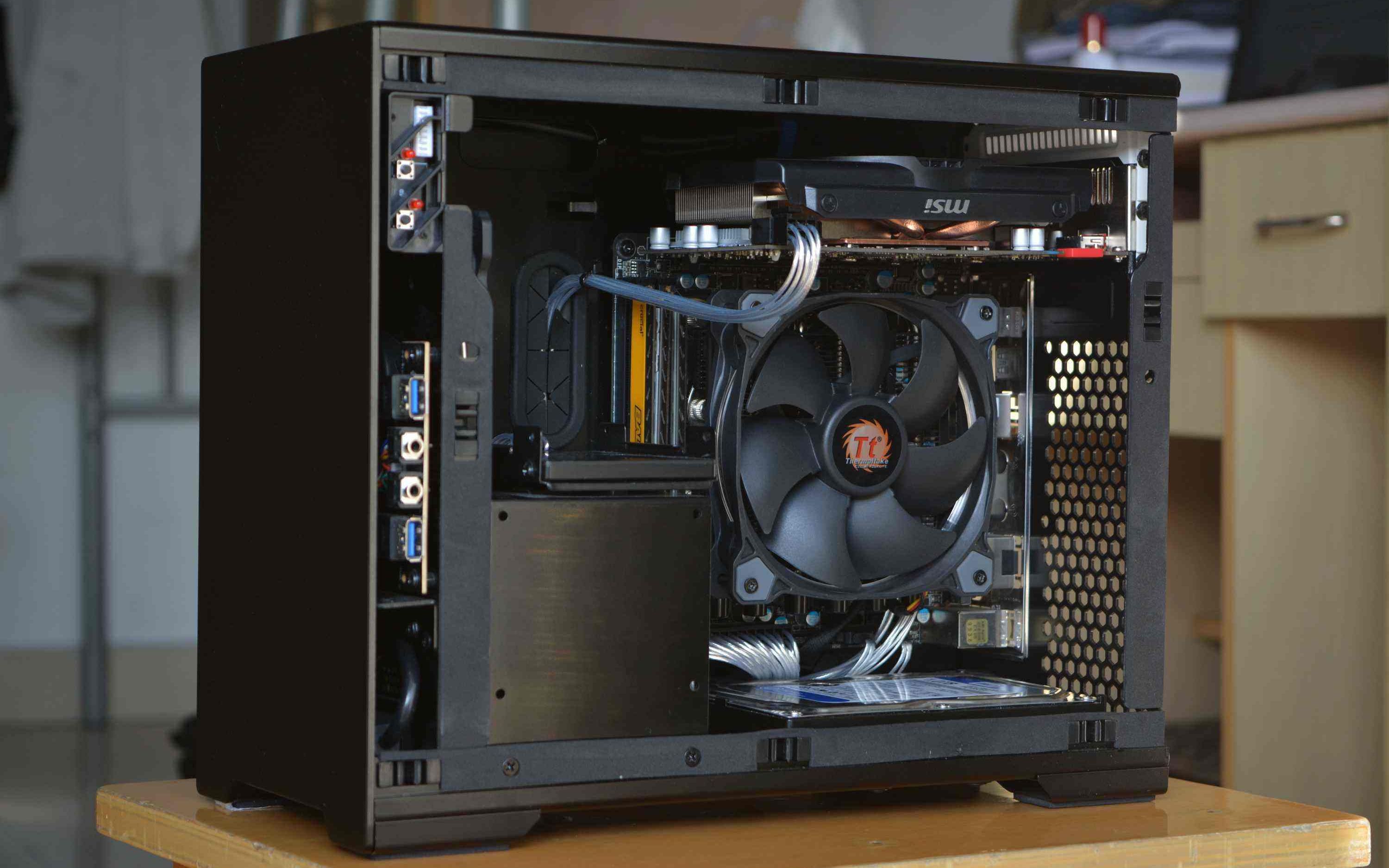 电脑最便宜的硬件?设计起来也不简单,看看散热风扇组装设备的结构...